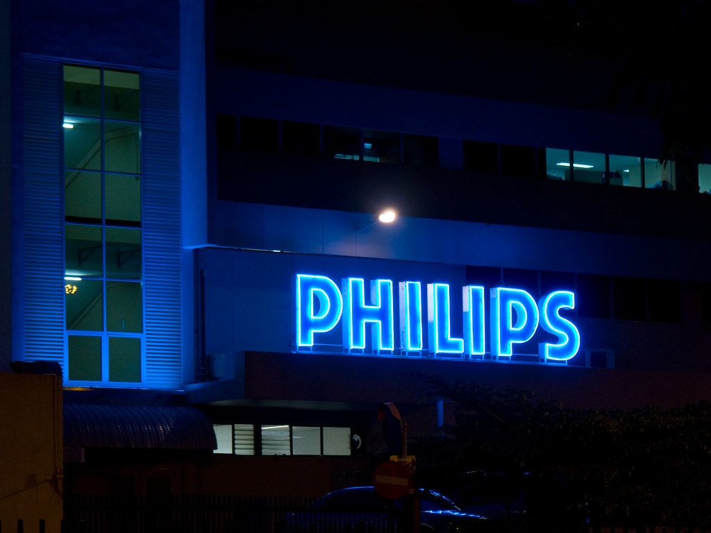 Philips LED Lighting - Modern Light TH